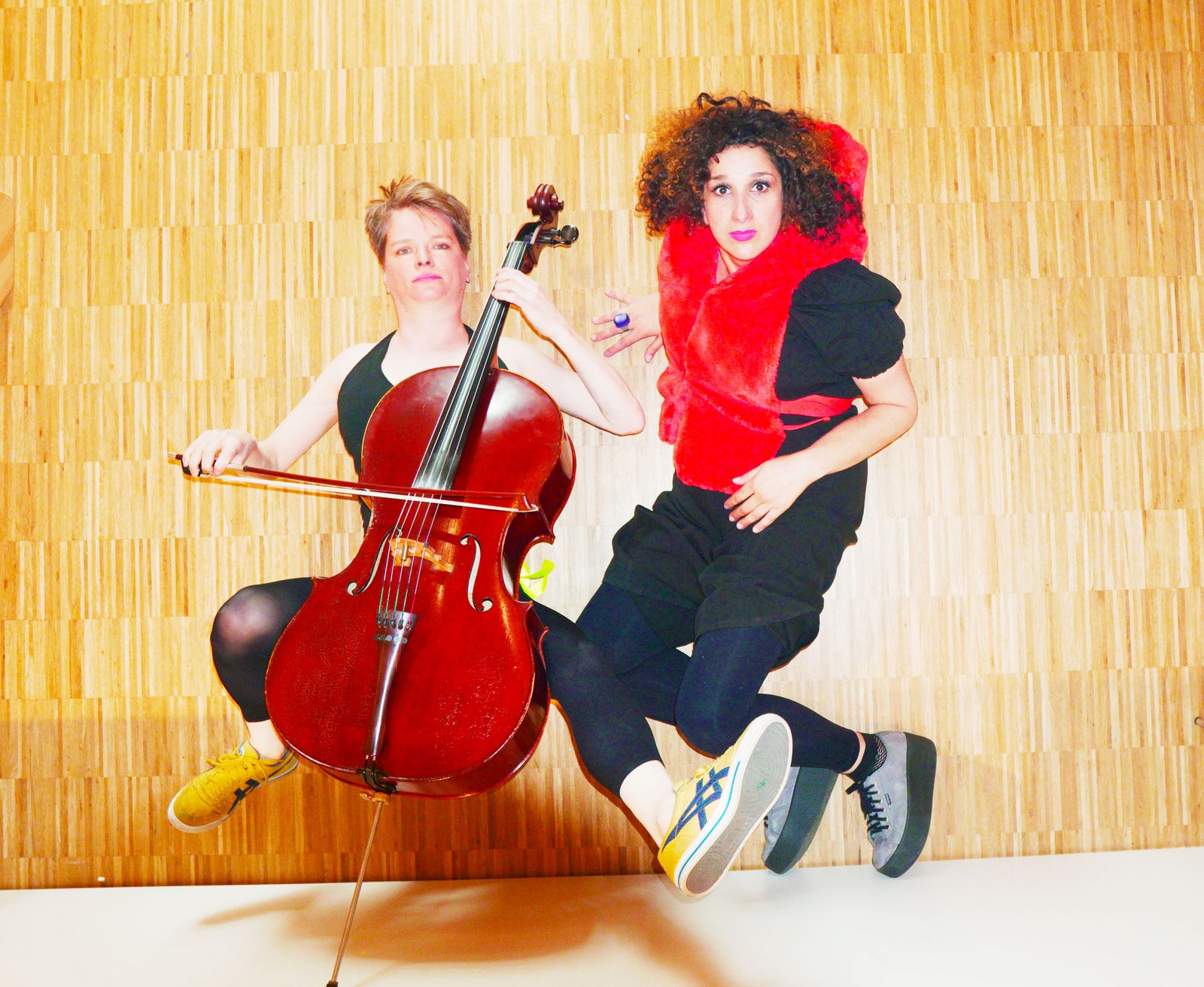 Efrat Alony, Susanne Paul – Gesang / Cello / Jazz Singer Efrat Alony